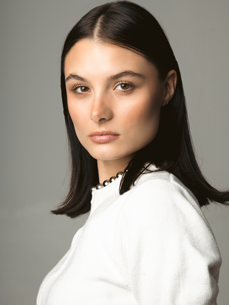 Anna Stratton | Women | Select Chicago | Select Model Management