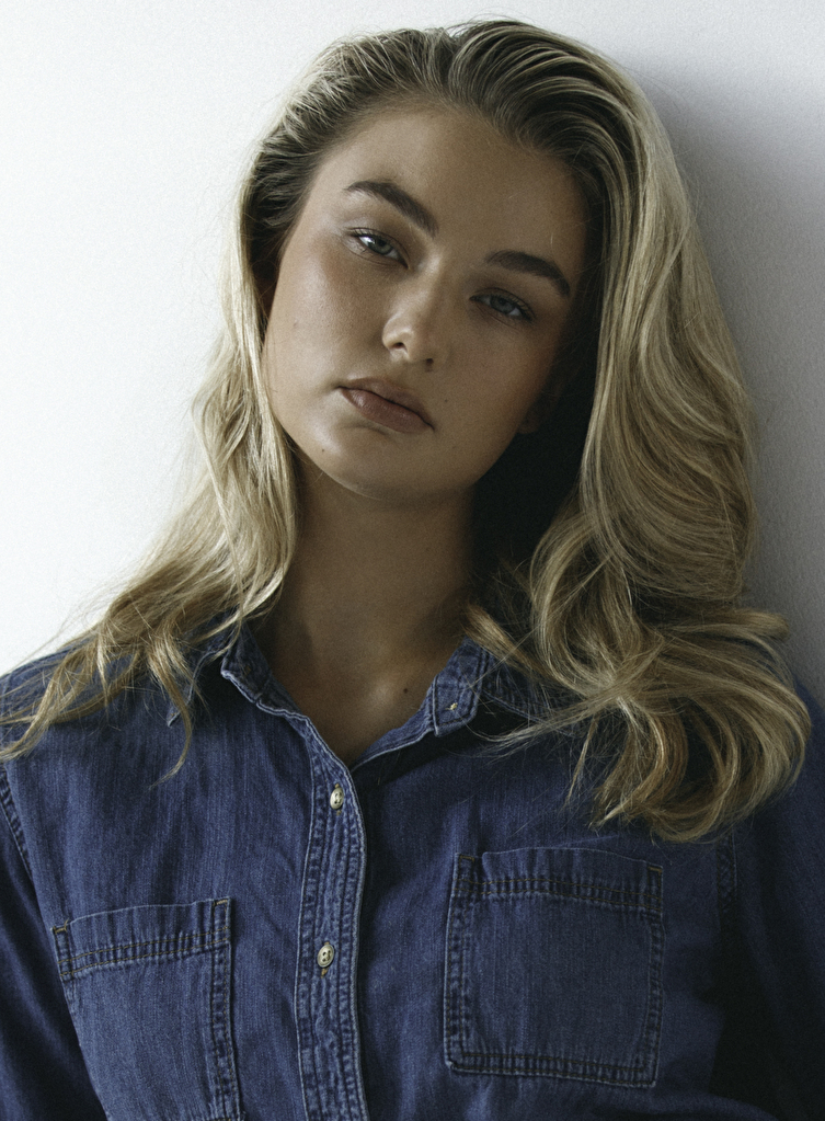 Kate Sutton | Women | Select Miami | Select Model Management