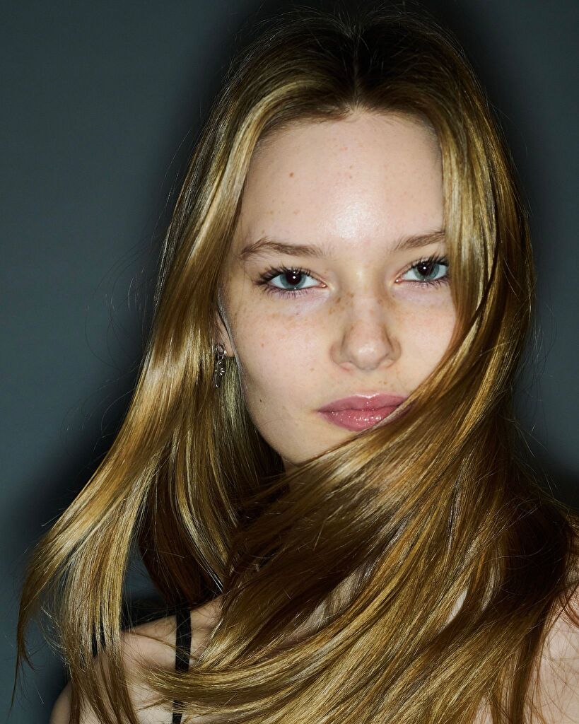 ASTRID VOSS | Women | Select London | Select Model Management