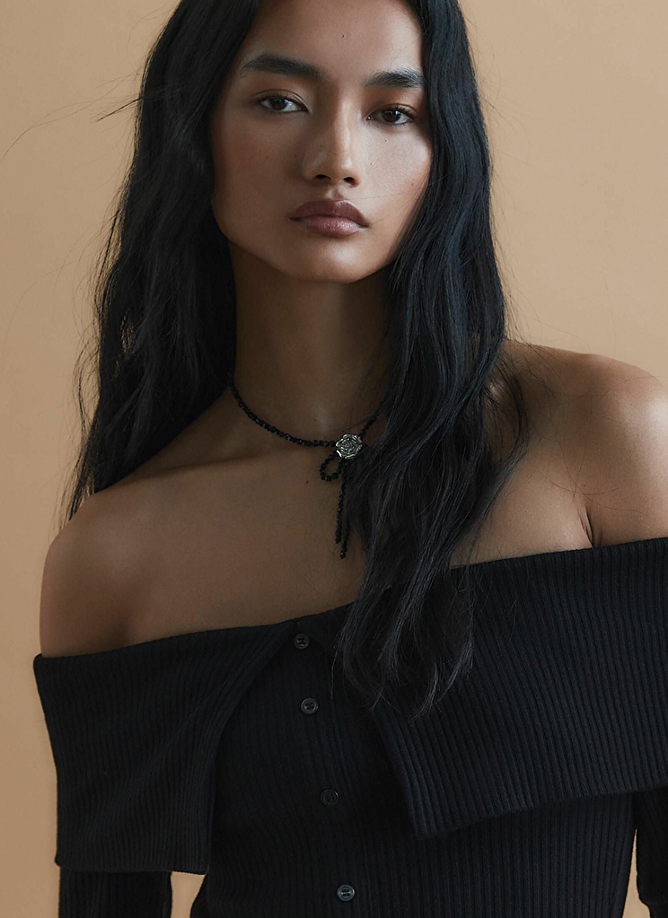 MONA BHUJEL | Select Stockholm | Select Model Management