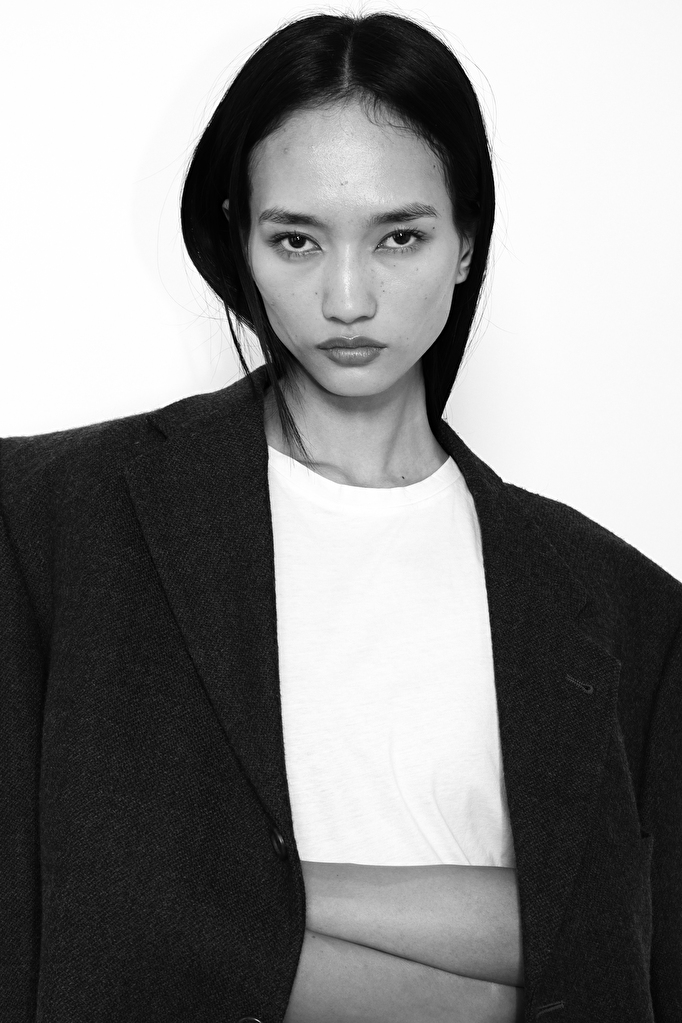 MONA BHUJEL | Select Paris | Select Model Management