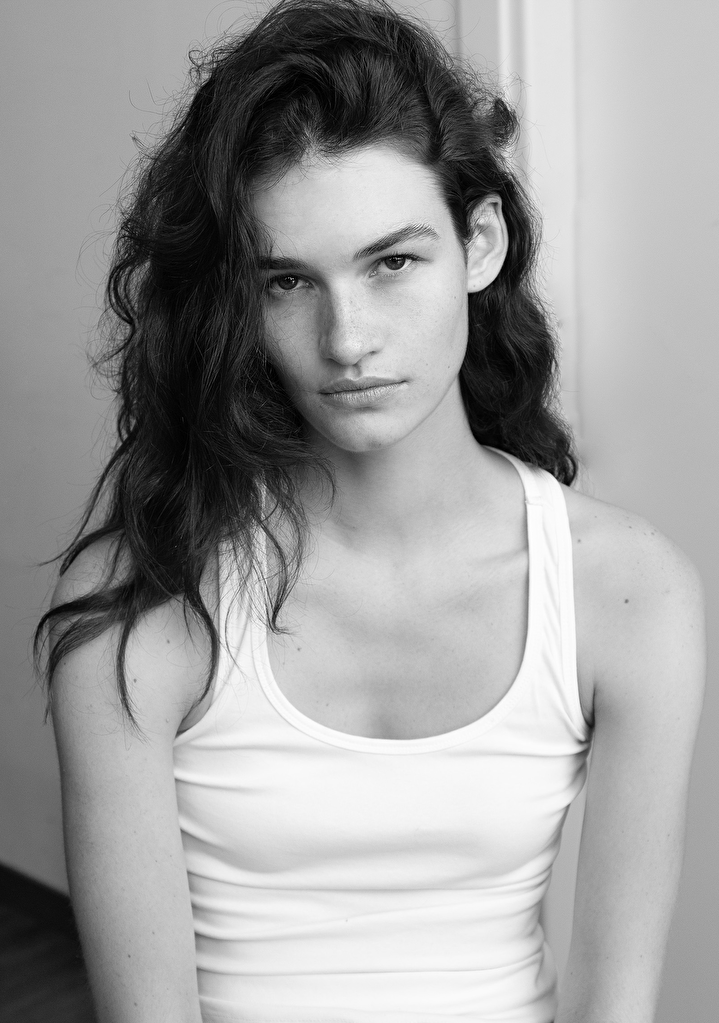 Anga Ciszek | Select Milano | Select Model Management