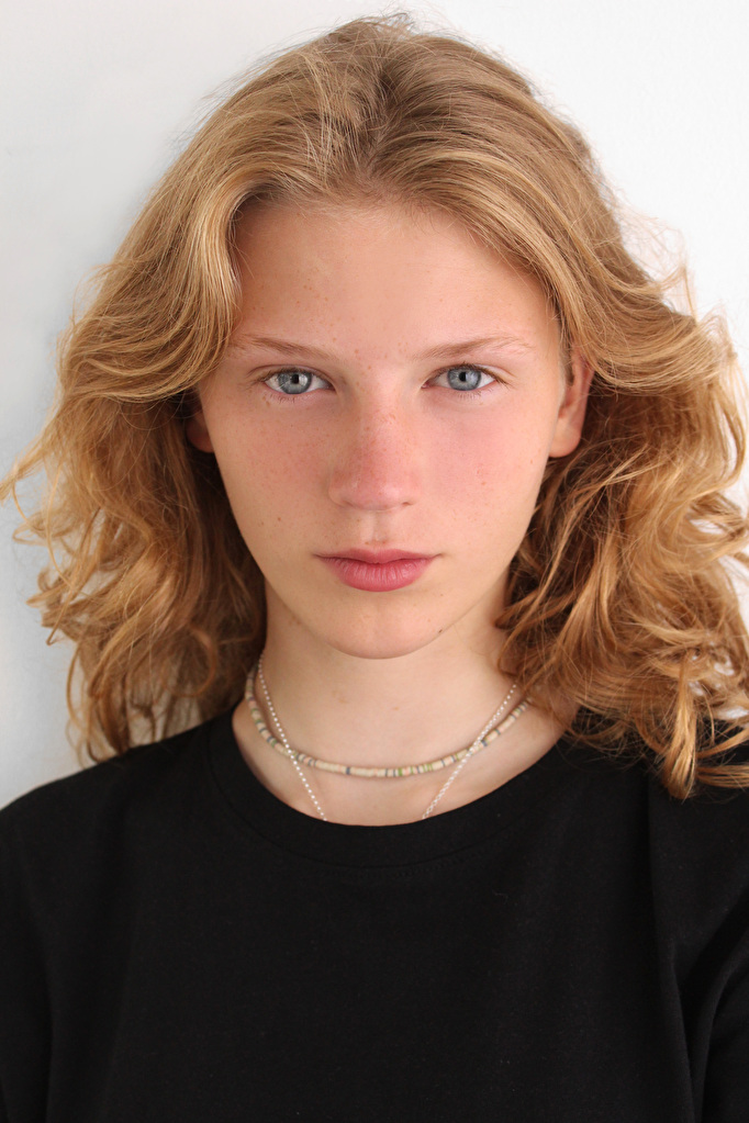 Darcy Homan | Women | Select London | Select Model Management