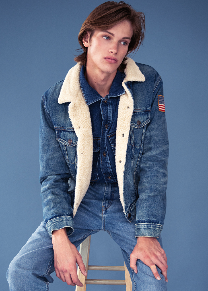 Logan Britton | Select Miami | Select Model Management