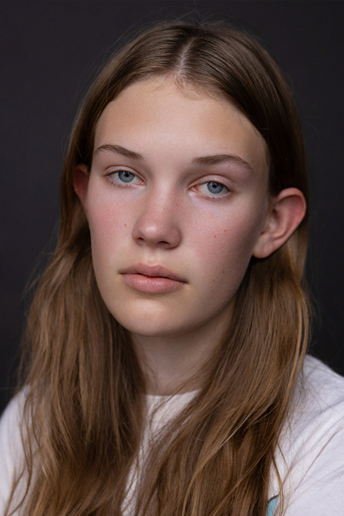 Nora F | Select Chicago | Select Model Management