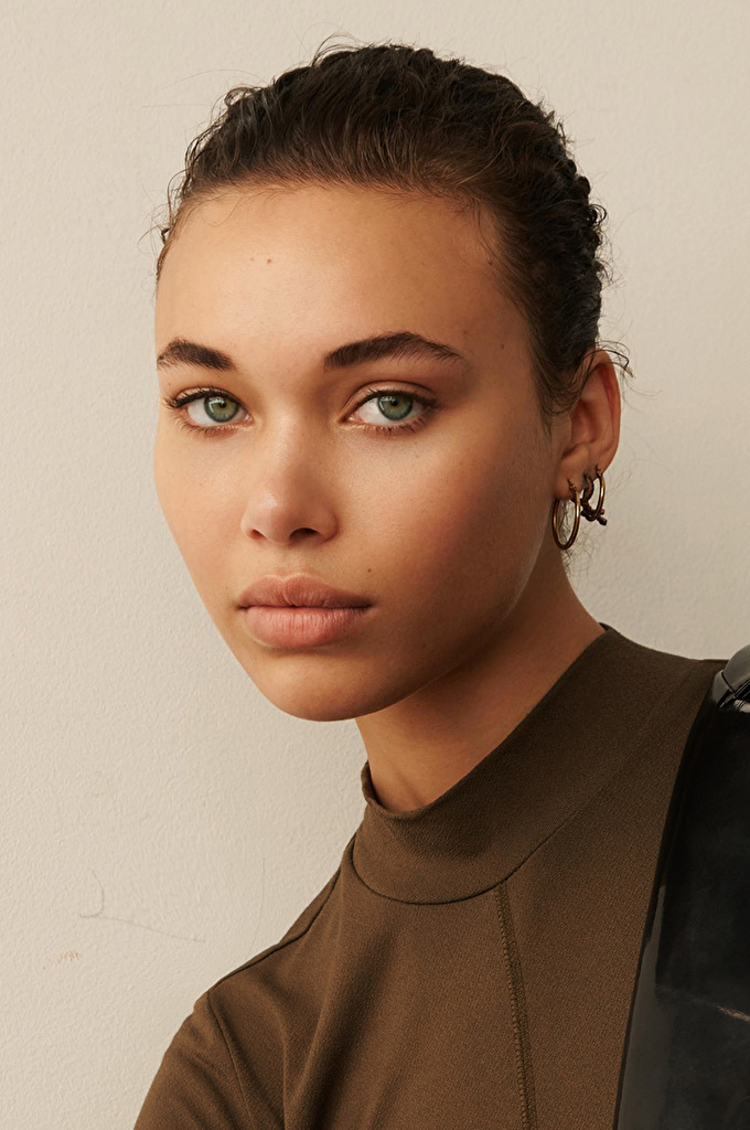 Alexa Samuel | Select Milano | Select Model Management