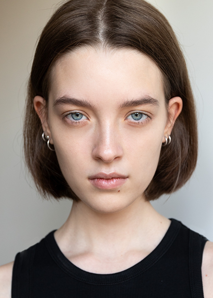 Nastya Guliaeva | Select Milano | Select Model Management