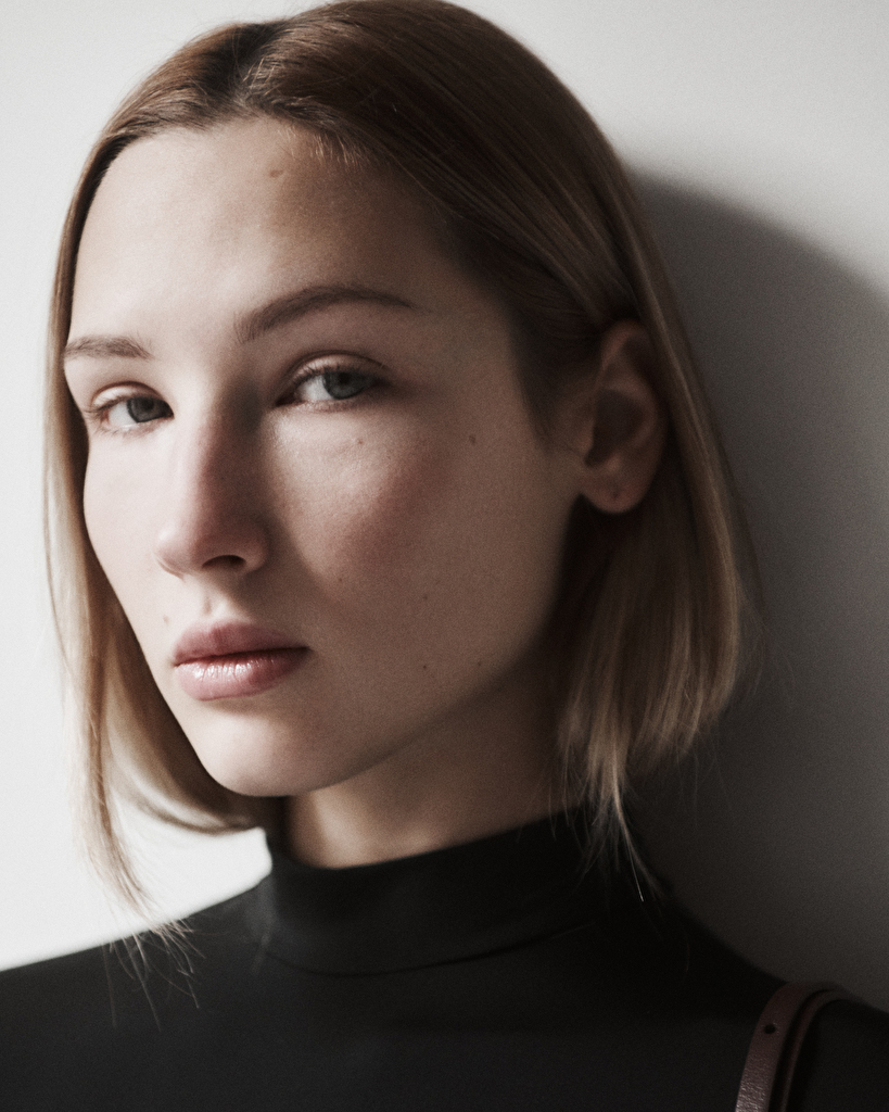 Dina | Select Paris | Select Model Management