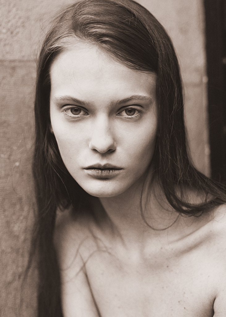 Darfi | Women | Select Paris | Select Model Management