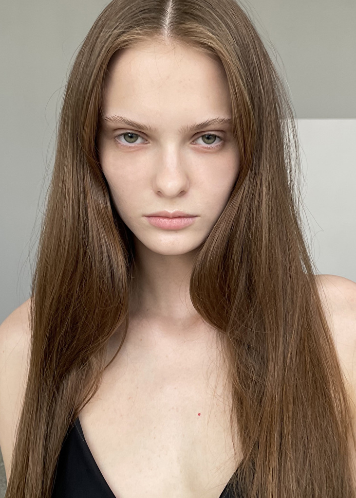 Darfi | Women | Select Paris | Select Model Management