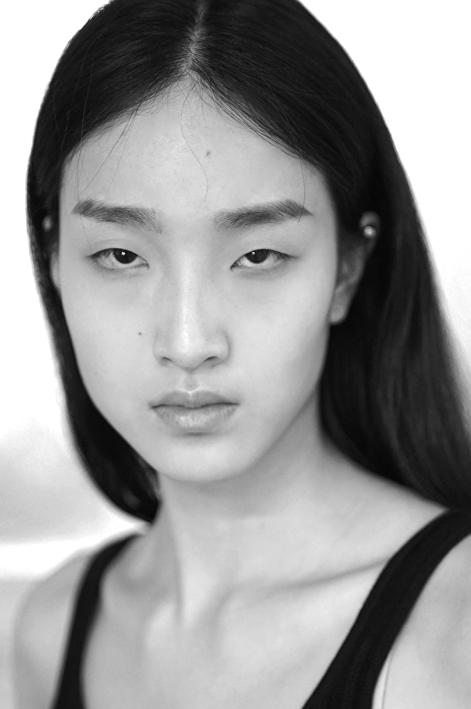 Yaya | Select Milano | Select Model Management