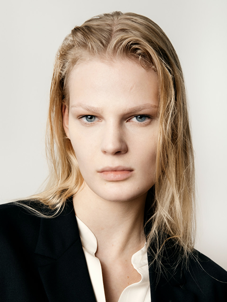 Britt | Women | Select Stockholm | Select Model Management