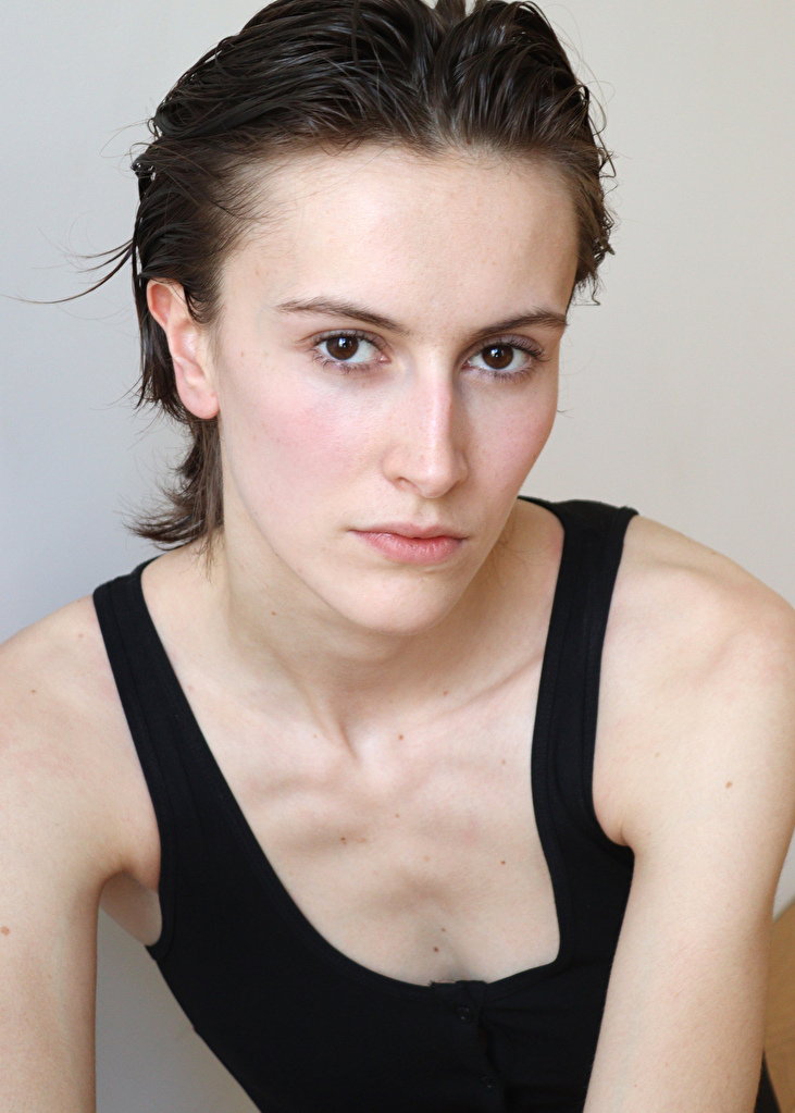 Carla | Women | Select Paris | Select Model Management