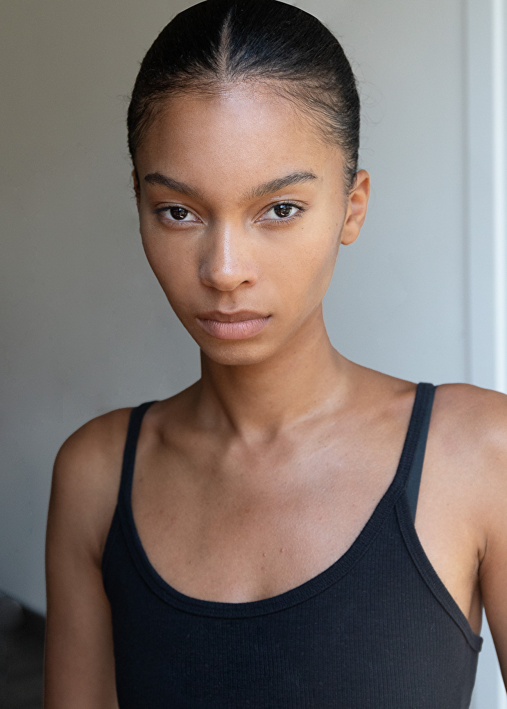 ZOÉ | Select London | Select Model Management
