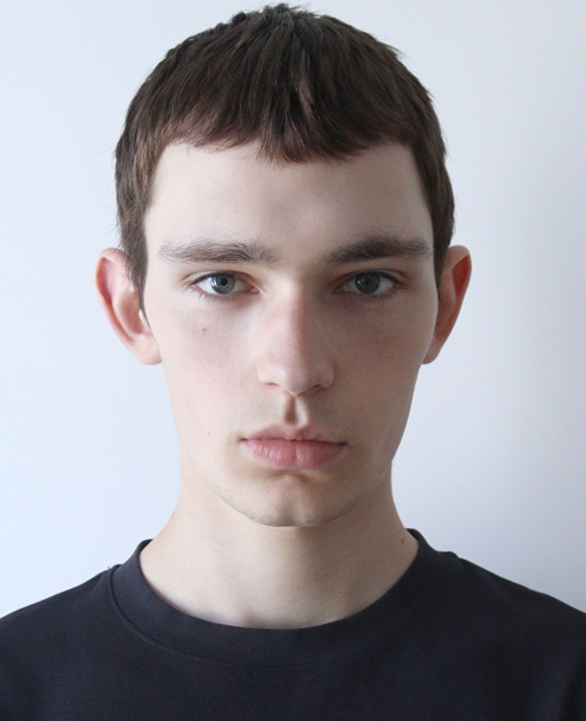 NOAH BATES | Select Paris | Select Model Management