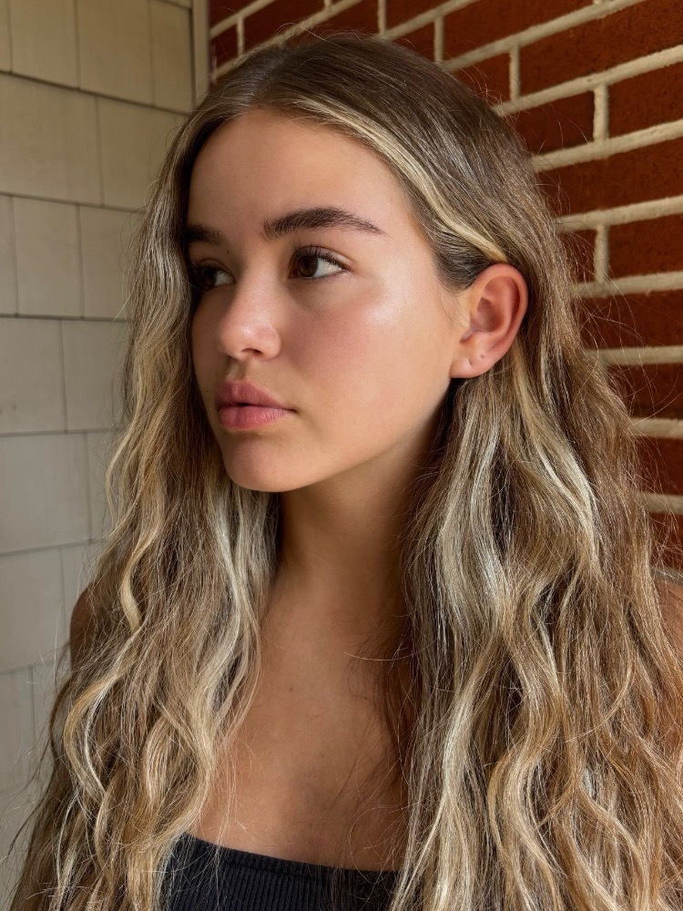 Amelia Kaleda | Select Miami | Select Model Management