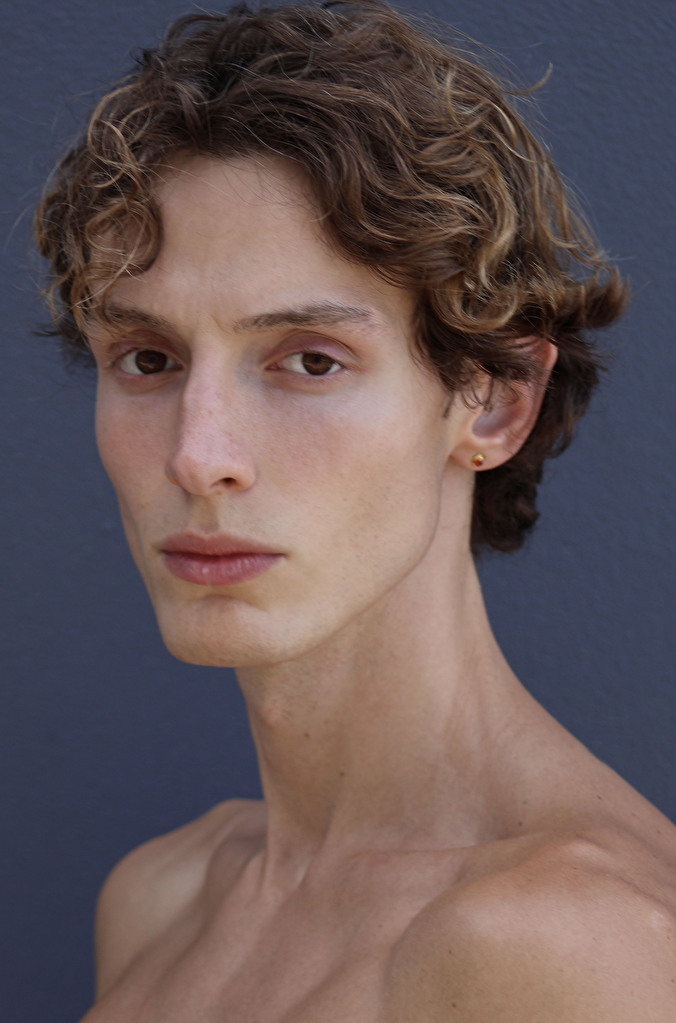 SEBASTIAN DIANA | Select Paris | Select Model Management